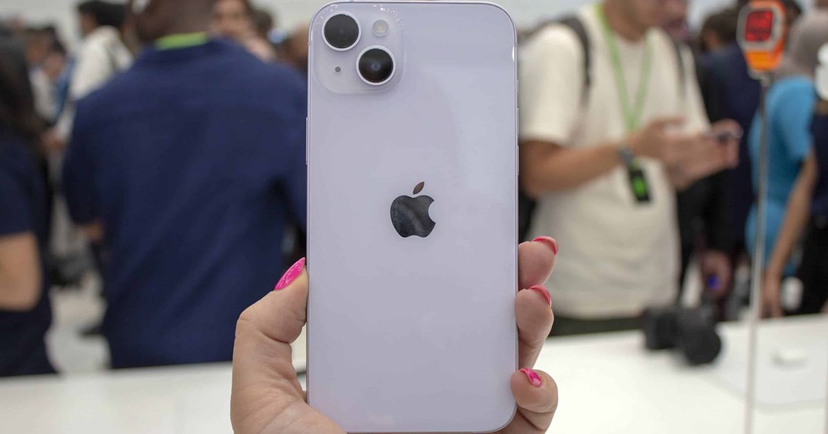 iPhone 14 Plus Camera Issue? Get a Free Fix!