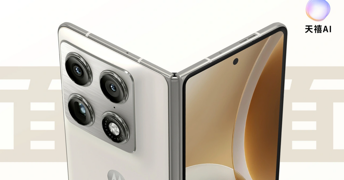 Motorola Enters the Large Foldable Market with New Razr Fold AI