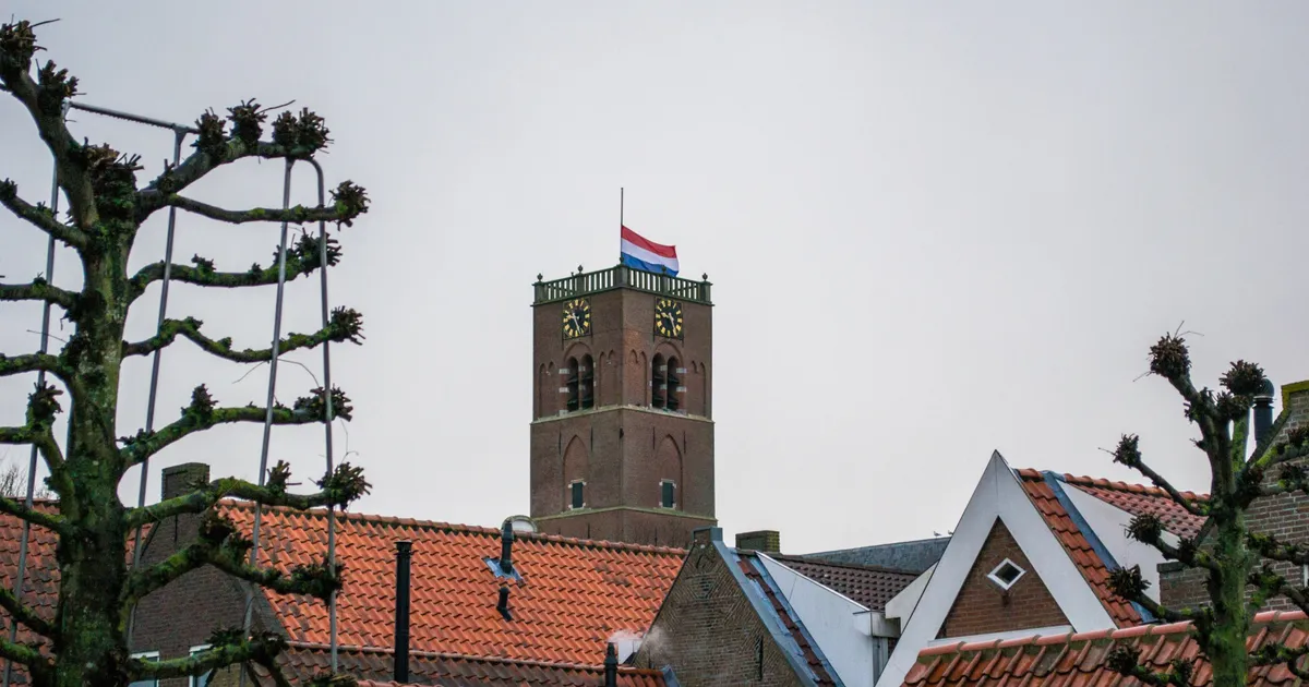 Herdenking ramp MH17: vlag halfstok