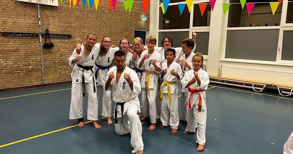Feestelijke opening Itachi Dojo in de Van Gent school