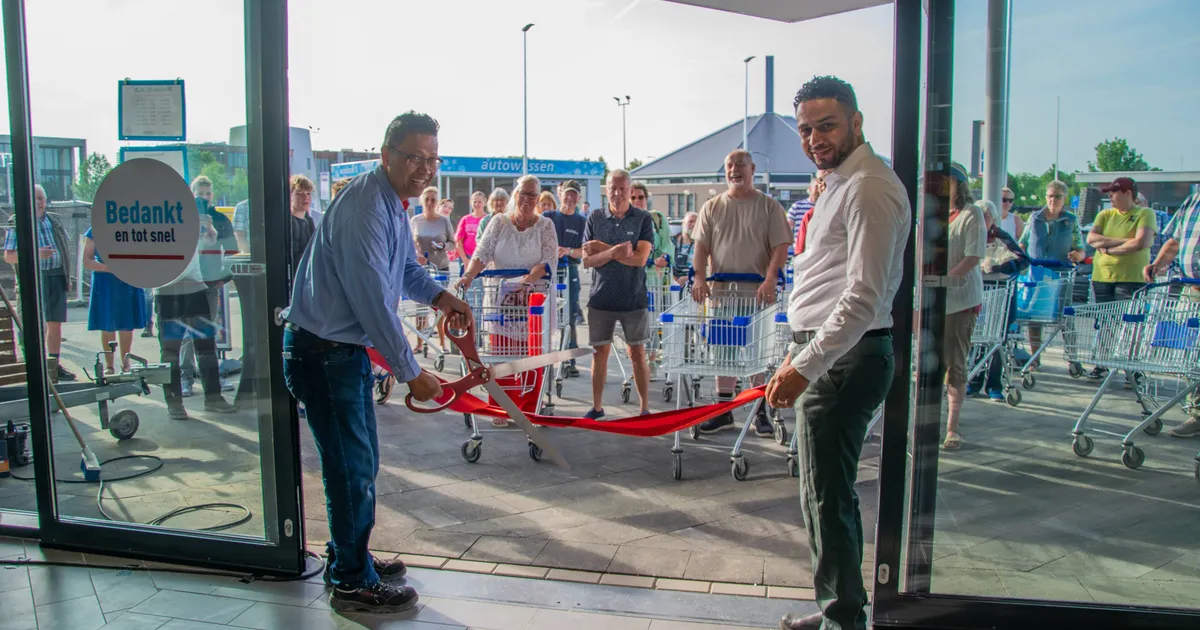 Nieuwe Aldi Sommelsdijk feestelijk geopend