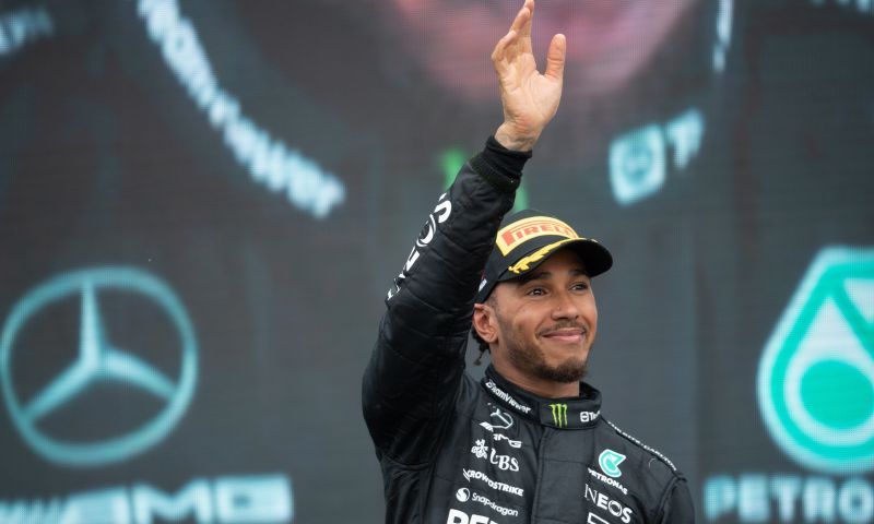 Hamilton names difference Mercedes and Red Bull: 'The rear of the car'