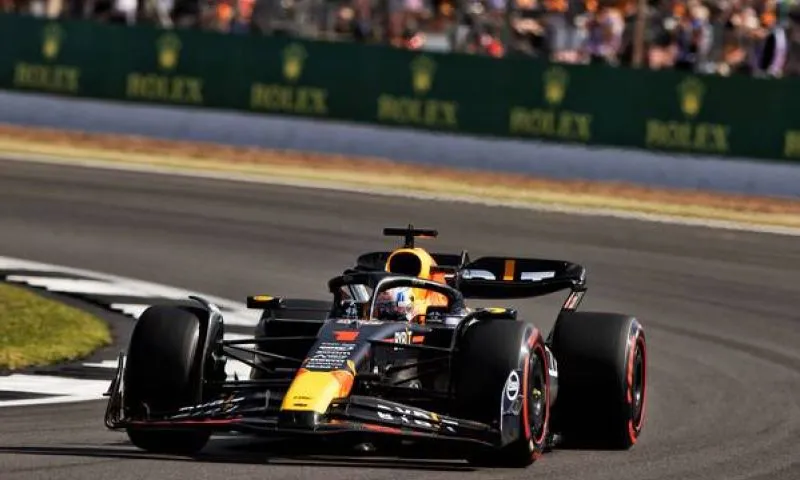 Verstappen claims pole in Silverstone ahead of Norris, Perez P16