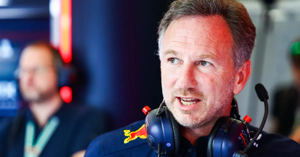 Horner wijst schuldige aan voor crash Perez en Sainz: 'Erg teleurstellend'