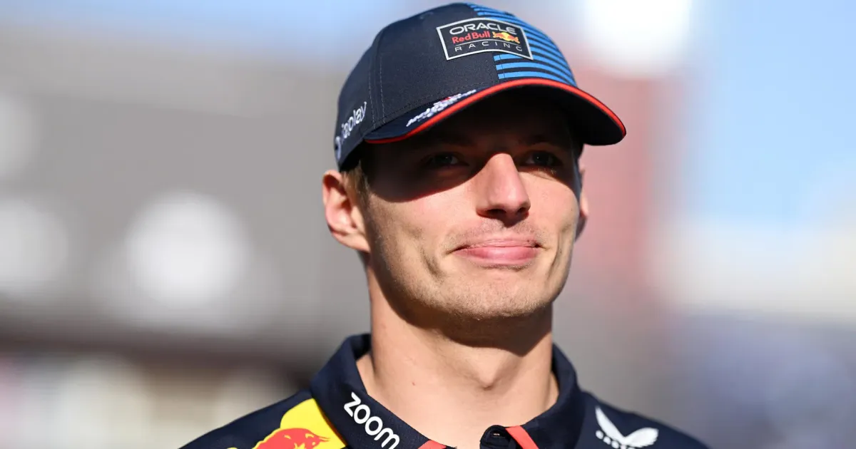 Verstappen weiß, welches Team der Favorit ist: 'Die sind hier immer schnell!'