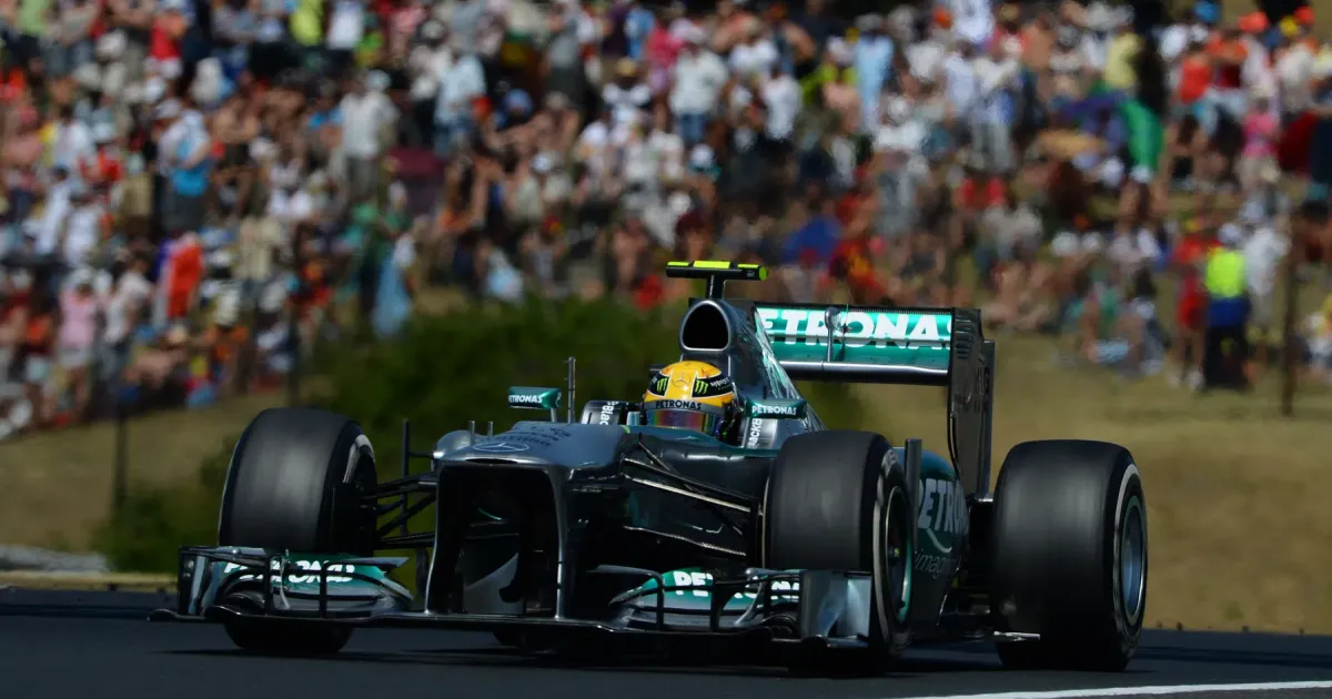 Legendarische eerste Mercedes-bolide Lewis Hamilton onder de hamer