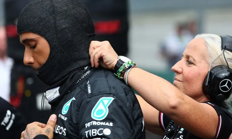 Hamilton angry at cheering fans: "Grateful I'm not in hospital"