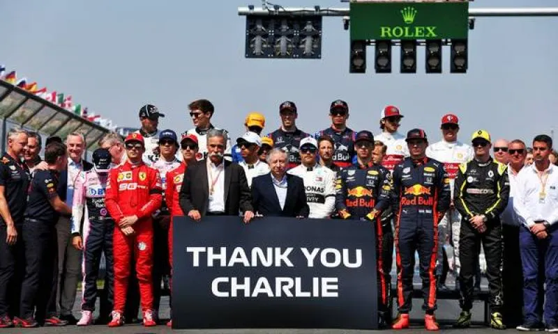 Remembering Charlie Whiting: Drivers and F1 staff join together on the grid