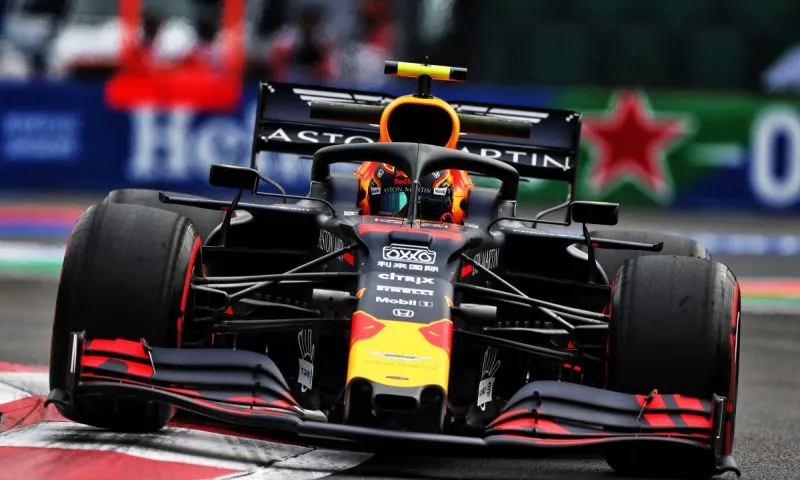 Slecht begin voor Red Bull Racing in VT2; Albon crasht!