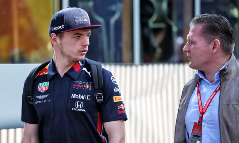 Red Bull volgens Doornbos niet blij met uitspraken Jos Verstappen
