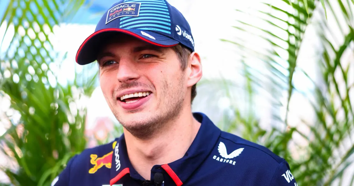 Max Verstappen weer te zien in livestream van Team Redline