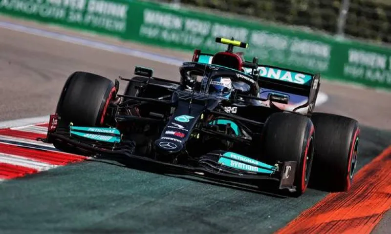 Mercedes top the time tables in FP2
