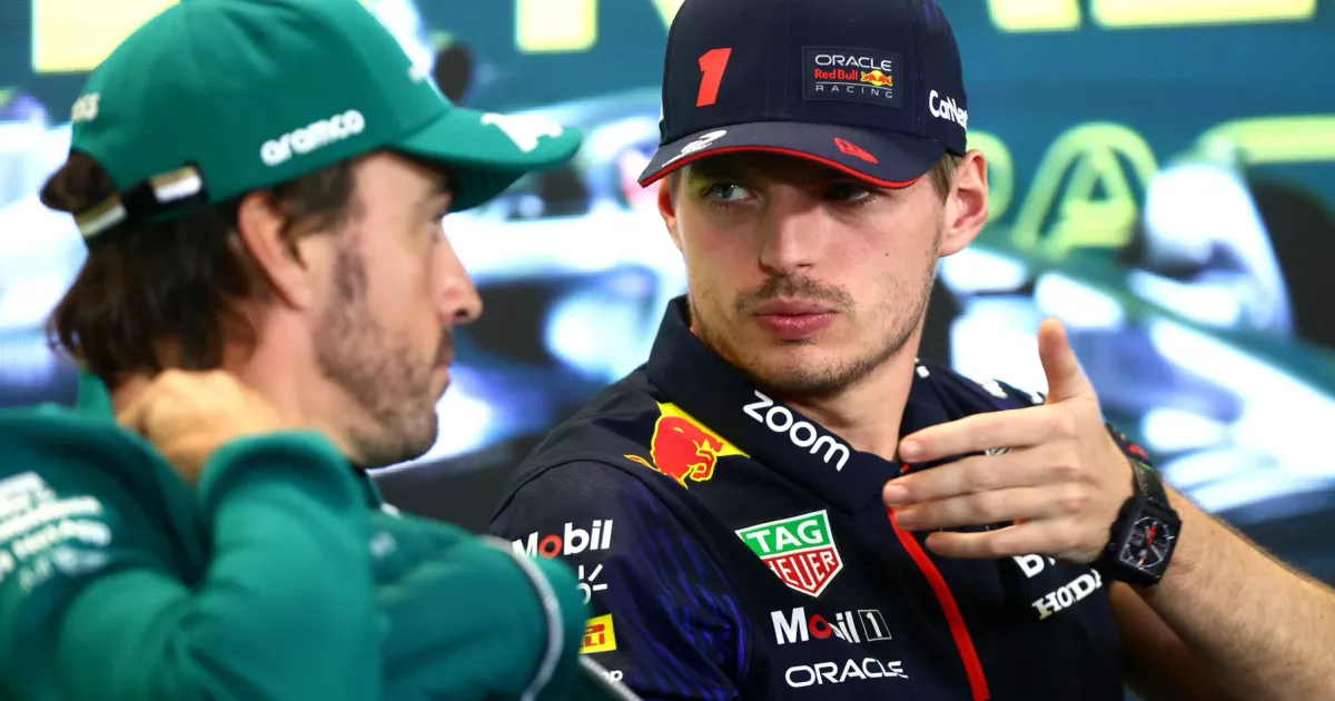 Alonso naar Red Bull Racing? Verstappen legt uit waarom dat raar zou zijn
