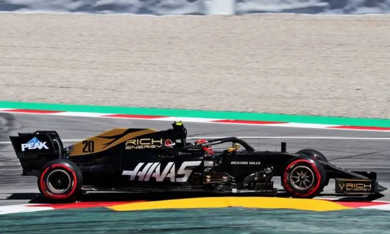 Watch: Haas bring back their 2019 F1 car for pitstop practice