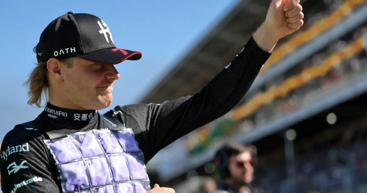 F1 driver launches his first nude calendar: Only for the fans!