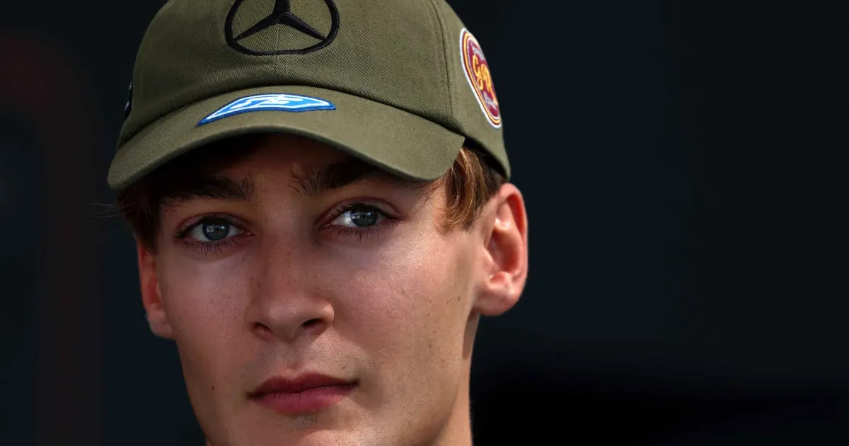 Russell erhält eine Strafe in der Startaufstellung und startet das ...