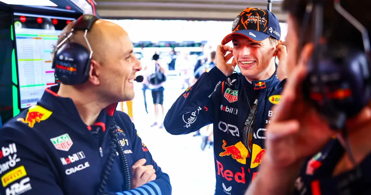 Verstappen on Lambiase's new pet: 'At least one Max listens to him'