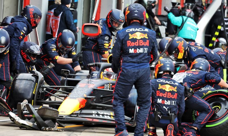Red Bull return to familiar P1 position with pitstop performance