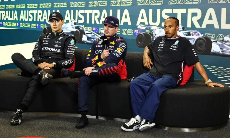 Provisional starting line-up Australia | It's a Red Bull sandwich