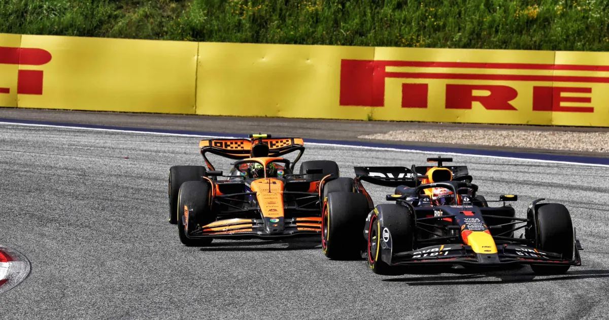 Red Bull-monteur lacht om X-post McLaren over crash Verstappen en Norris