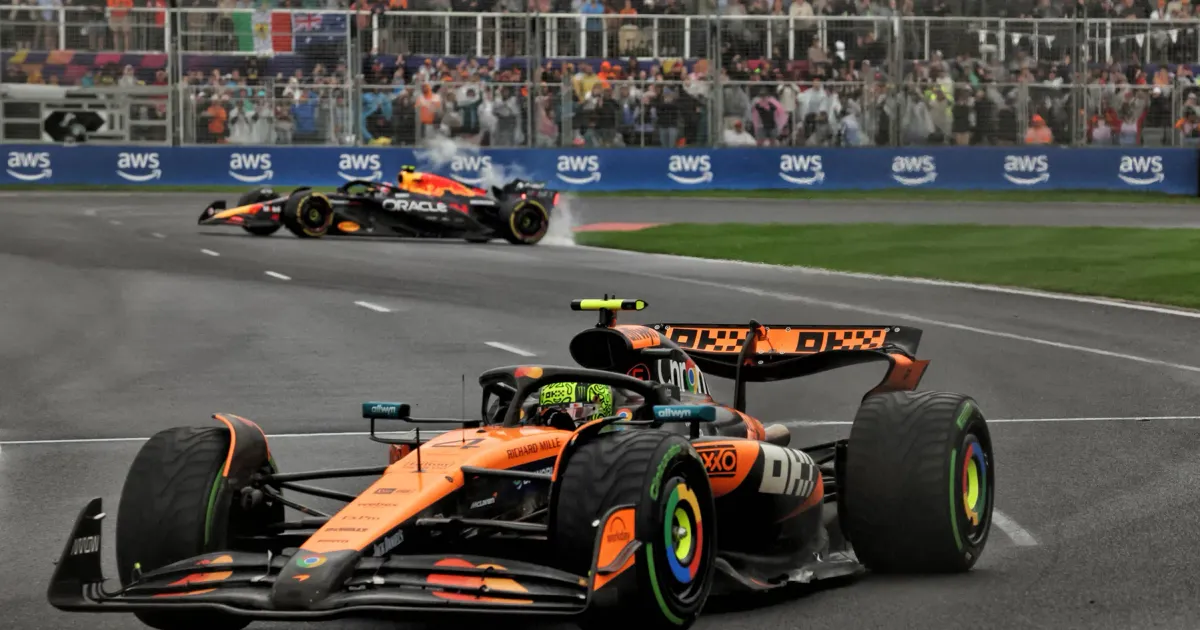 Norris blijft Verstappen nipt voor tijdens knotsgekke GP van Australië