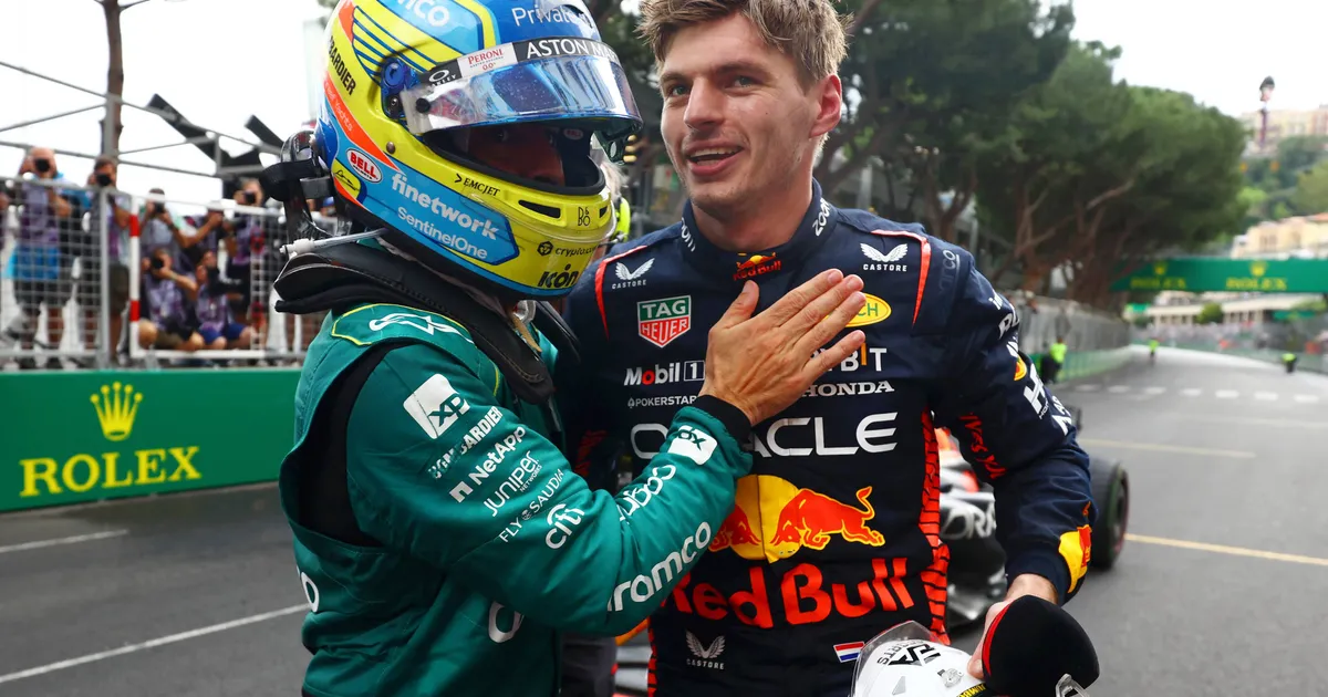 Verstappen laat diepe indruk achter op Alonso met Nordschleife-debuut
