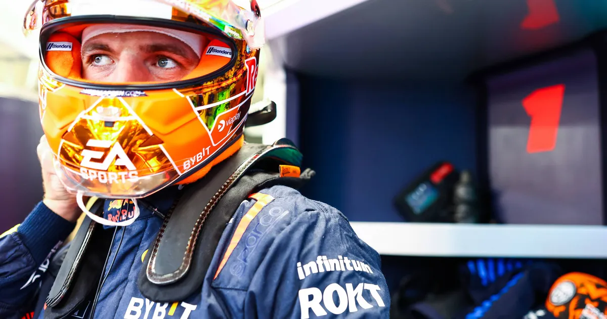 F1 LIVE | McLaren domineert VT2, Verstappen onthult wat hij uit zijn Red Bull gooide