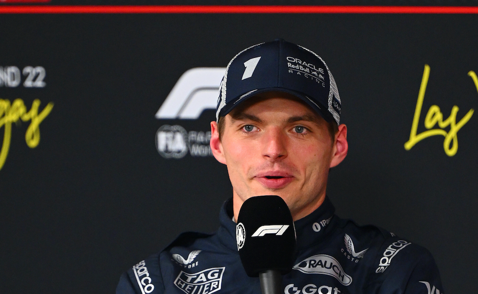 Max Verstappen gibt sich weiterhin bedeckt bei der Wahl seiner ...