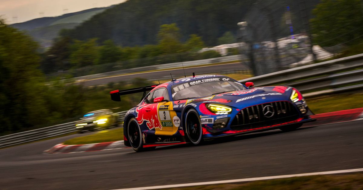 Max Verstappen verliest Nürburgring-zege, Mercedes kapot