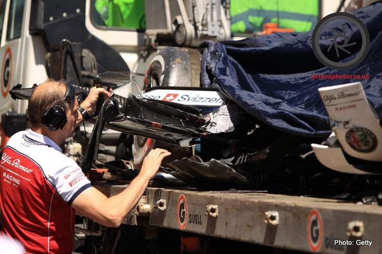 GRANDPRIX247 | Ilott unscathed after 200kph crash in his first F1 test