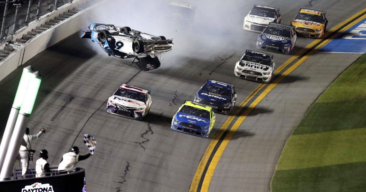 GRANDPRIX247 | NASCAR: Hamlin wins Daytona 500, Newman hospitalized