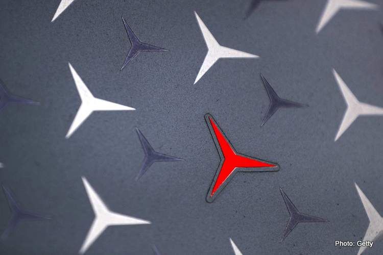 GRANDPRIX247 | Mercedes to keep permanent red star for Lauda