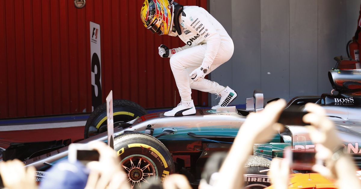 GRANDPRIX247 | Hamilton: I don't carry drinks in my car to save weight