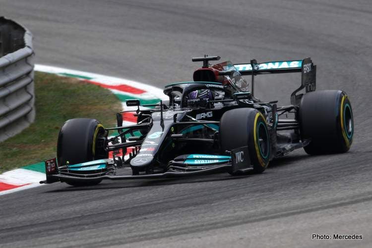 GRANDPRIX247 | Monza FP1: Hamilton edges Verstappen