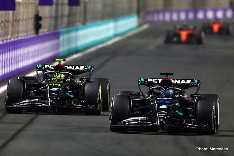 GRANDPRIX247 | Hamilton vs Russell, what's going on at Mercedes?