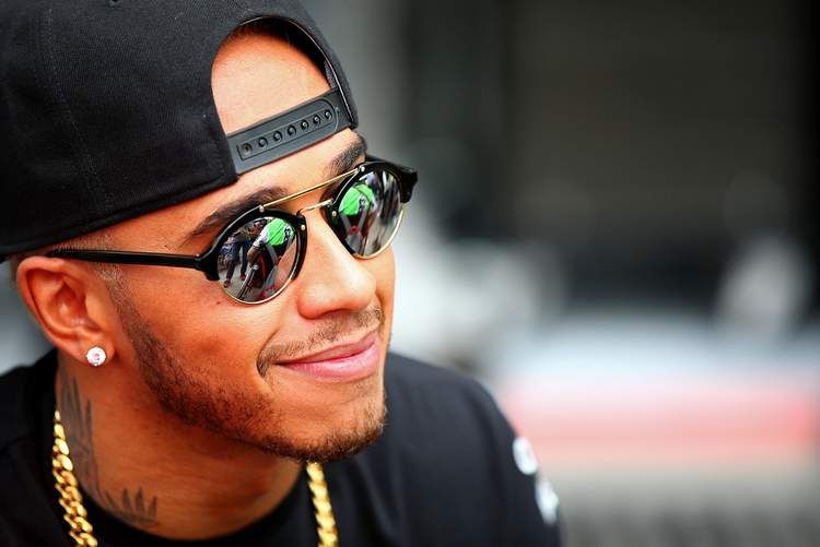 GRANDPRIX247 | Hamilton: I don't think Mercedes should power Red Bull