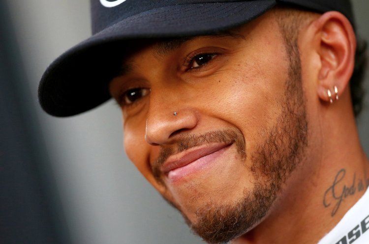 GRANDPRIX247 | Hamilton: The car is much more physical to drive