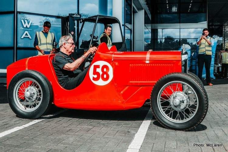 GRANDPRIX247 | McLaren pay tribute to F1 veteran after 55 years of service