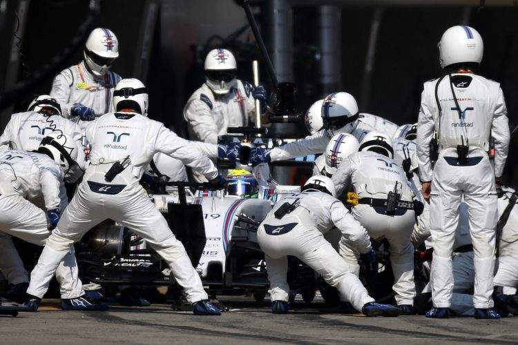 GRANDPRIX247 | Williams equal F1 pit stop world record in Baku