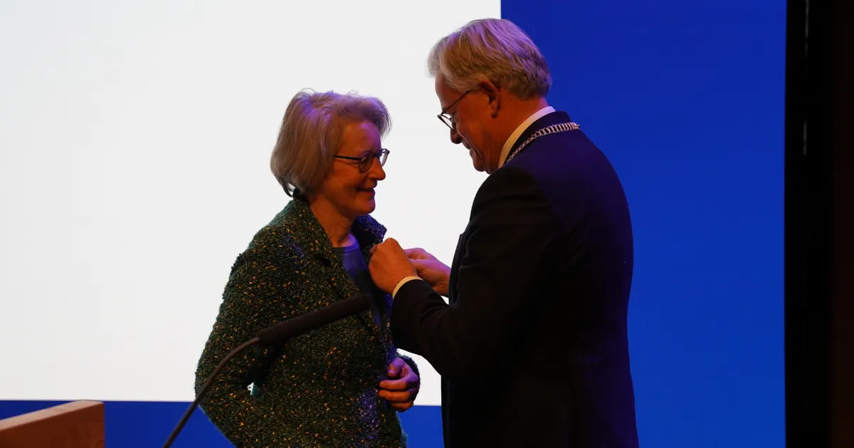 Prof. dr. Gerda Croiset ontvangt Koninklijke onderscheiding