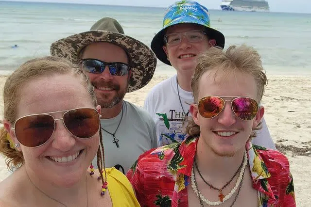 Gezin van vier thuis dood gevonden na heftige moord