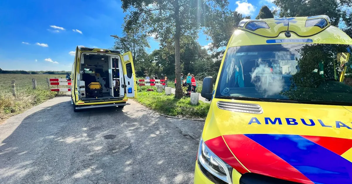 Fietser ernstig gewond bij botsing met paaltje op Slaperdijk