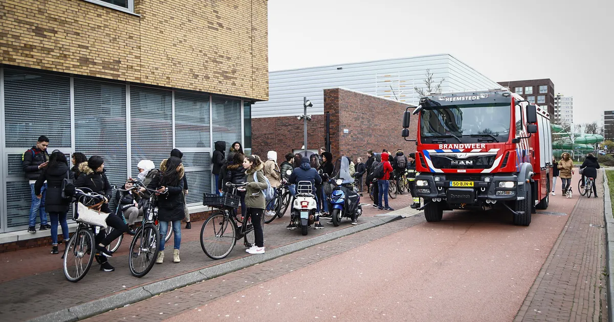 Brand in meerdere prullenbakken Haarlem College