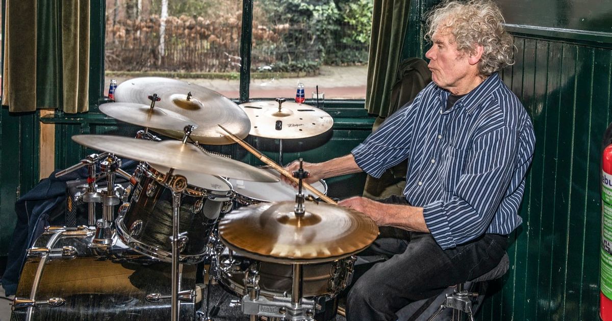 Nostalgie met drummer Pim de Boer van Haarlemse popformatie The ...