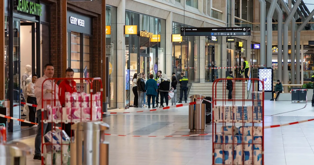 Gewonde bij steekpartij in winkelcentrum De Vier Meren Hoofddorp