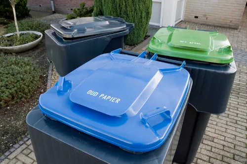 Afvalcontainers afgesloten rond de feestdagen