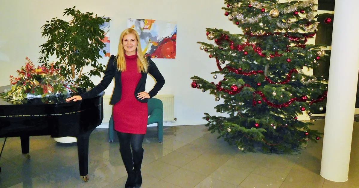 Dyonne Starmans: docente, model en zangeres