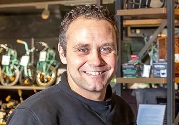 Ontdek de wereld van Bas van Doorn Tweewielers