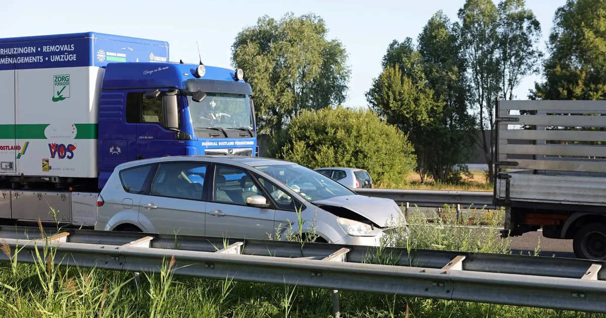 Auto’s botsen op elkaar op A59