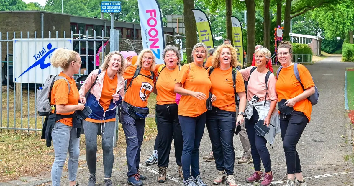 Natgeregend maar hartverwarmend eerbetoon aan Inge van Bijnen